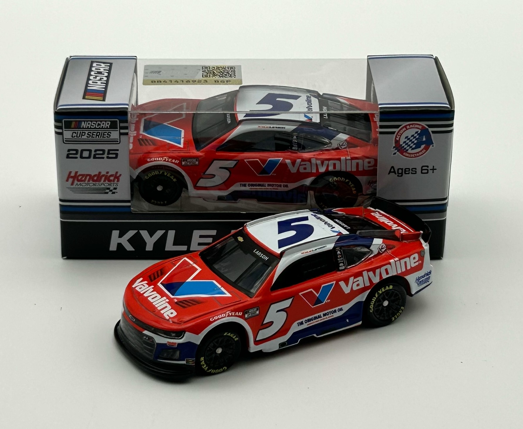 Kyle Larson 2025 Valvoline 1:64 Nascar Diecast