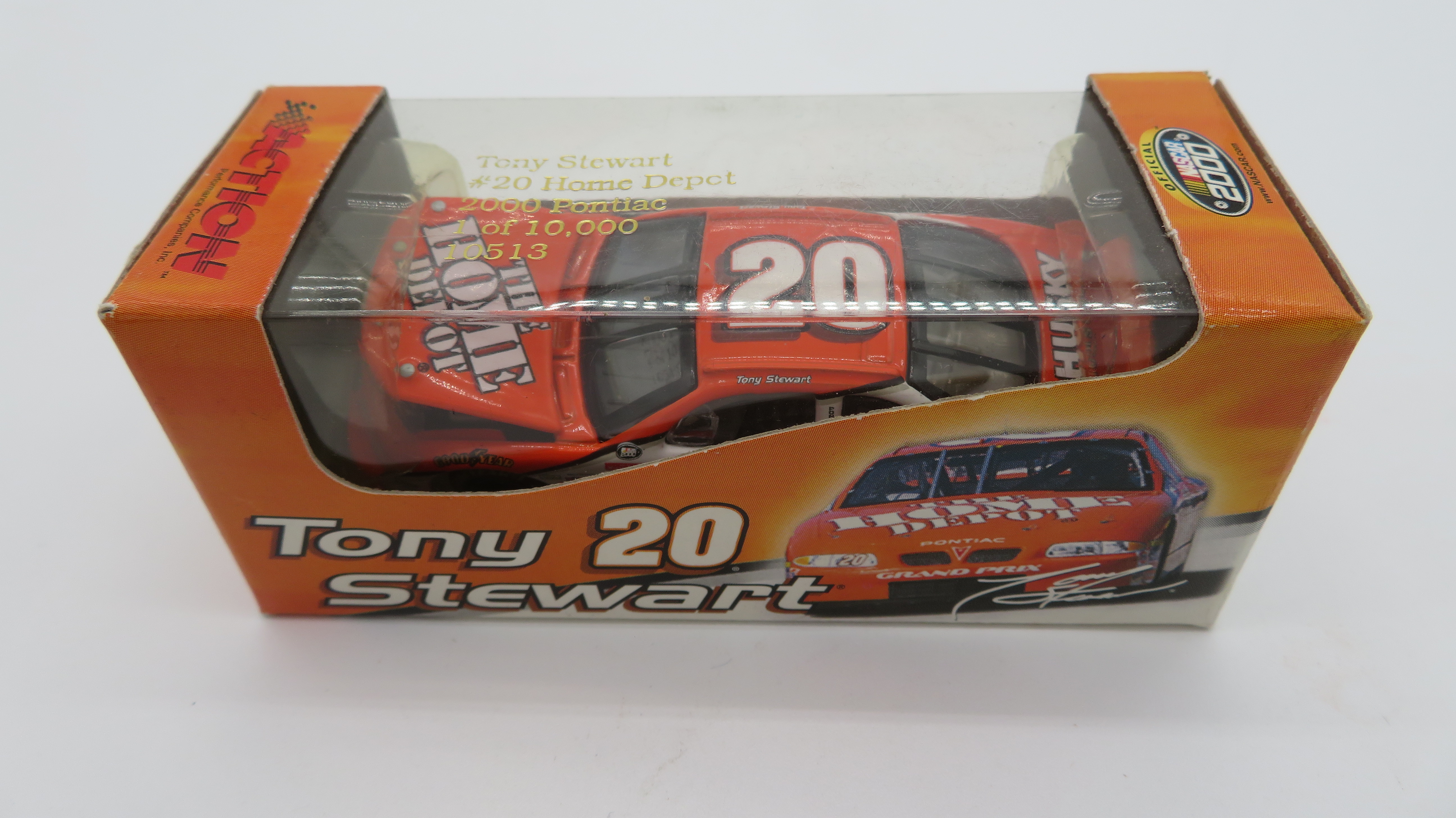 Tony Stewart 2000 #20 Home Depot 1:64 Nascar Diecast