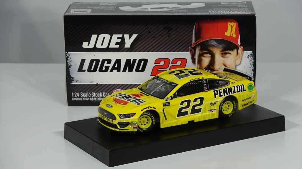 Joey Logano Autographed 2019 Pennzoil 1:24 Nascar Diecast