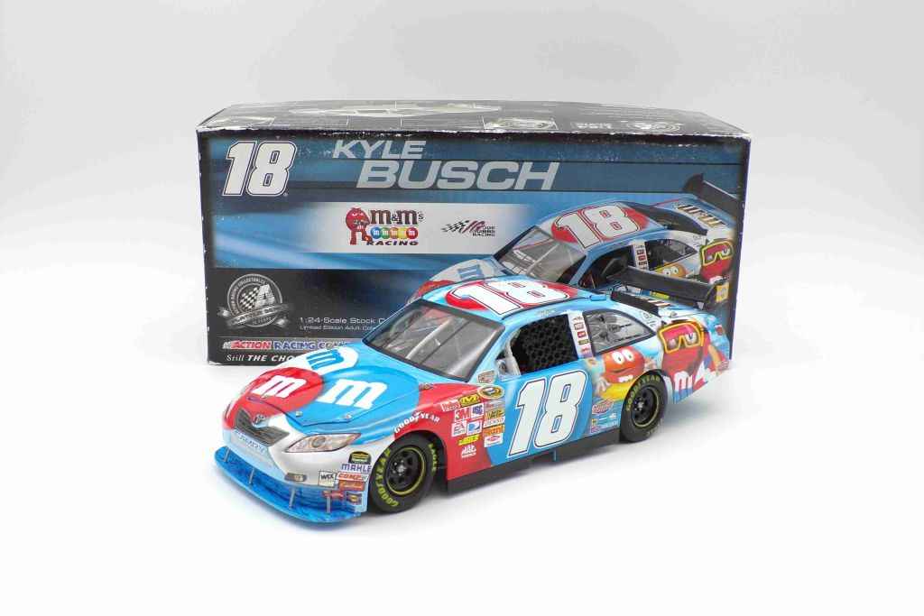 Kyle Busch 2008 M&M's RWB Summer Fun 1:24 Nascar Diecast