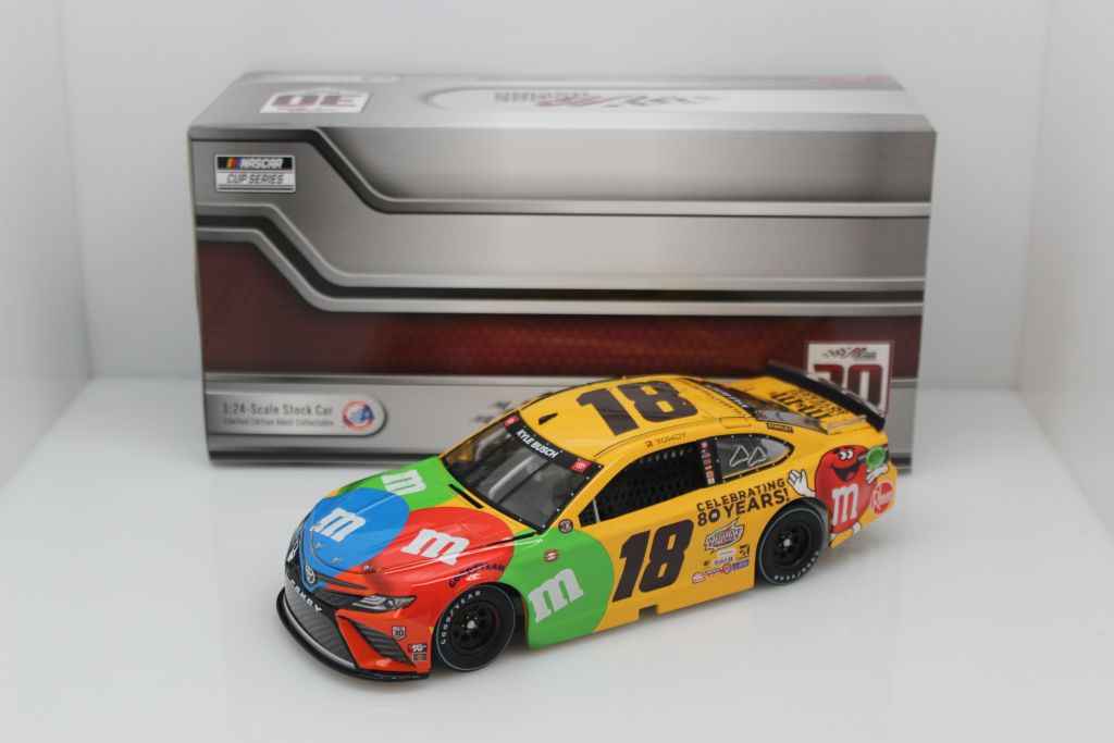 Kyle Busch 2021 M&M's Darlington Throwback 1:24 Nascar Diecast