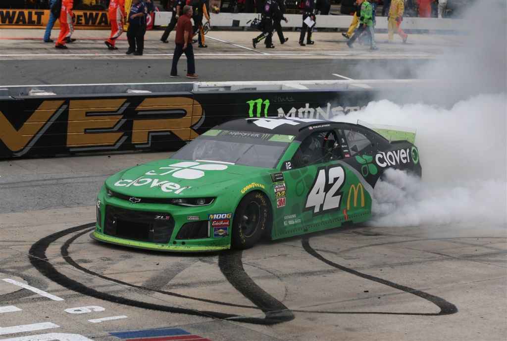 Kyle Larson 2019 Clover Dover Playoff Race Win 1:24 Color Chrome Nascar ...