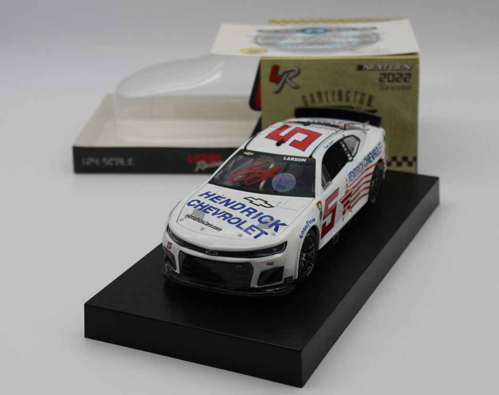 Kyle Larson Autographed w/ Red Paint Pen 2022 HendrickCars.com ...