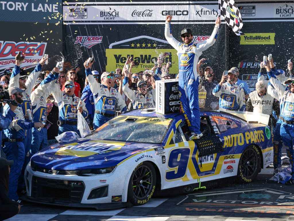 Chase Elliott 2022 NAPA Auto Parts Talladega 10/2 Playoff Race Win 1:64 ...