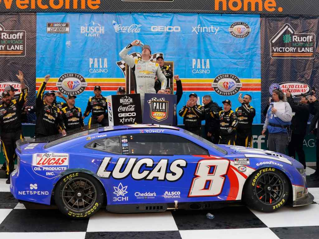 Kyle Busch 2023 Lucas Oil Auto Club 2/26 Race Win 1:24 Nascar Diecast
